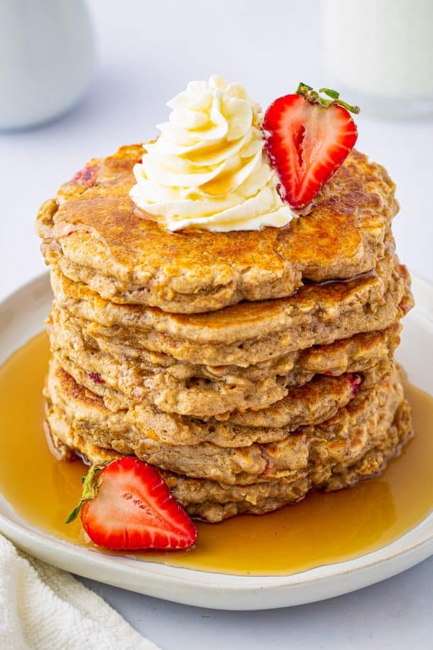 Easy Oatmeal Pancakes Recipe with Strawberries