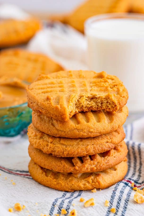 Crispy Peanut Butter Cookies (Lunch Lady Recipe) - This Silly Girl's ...