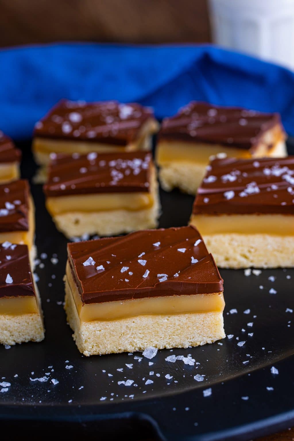 Millionaires Shortbread Recipe (Easy Caramel Bars)